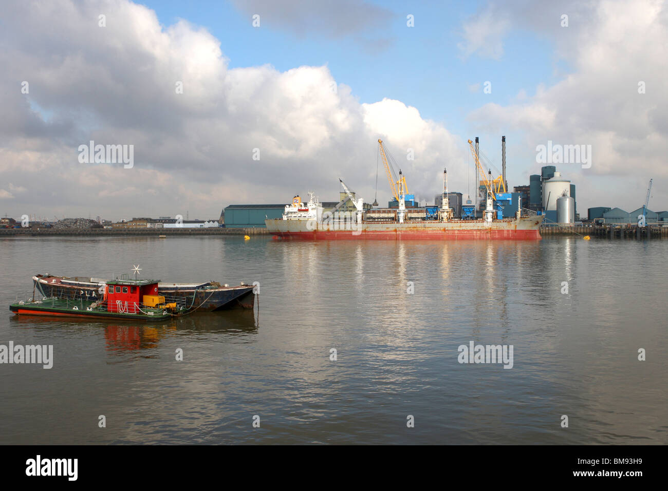Tate and Lyle, Sugar Refinery, Silvertown, London, UK Stock Photo - Alamy