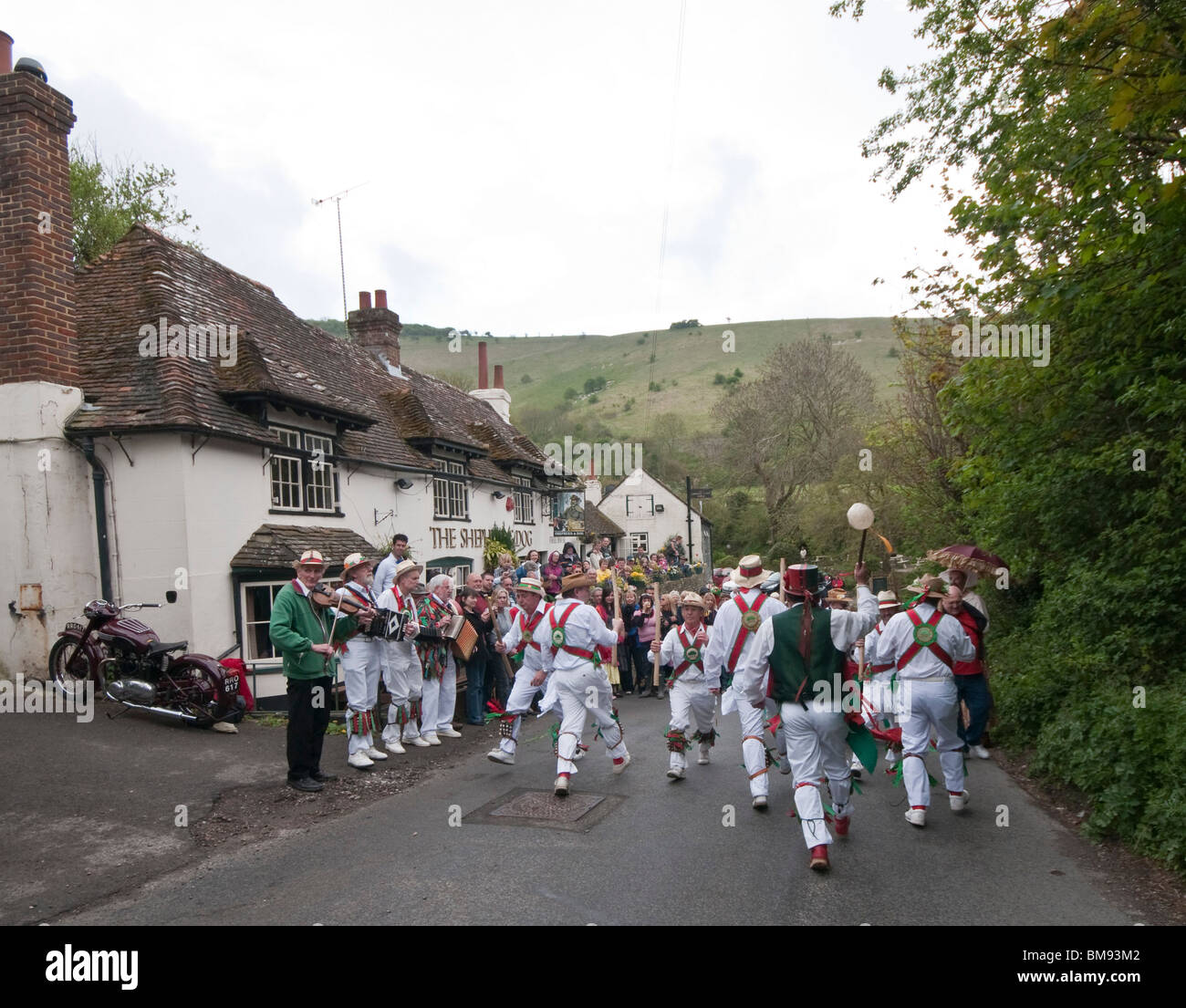 Traditional english dance hi-res stock photography and images - Alamy