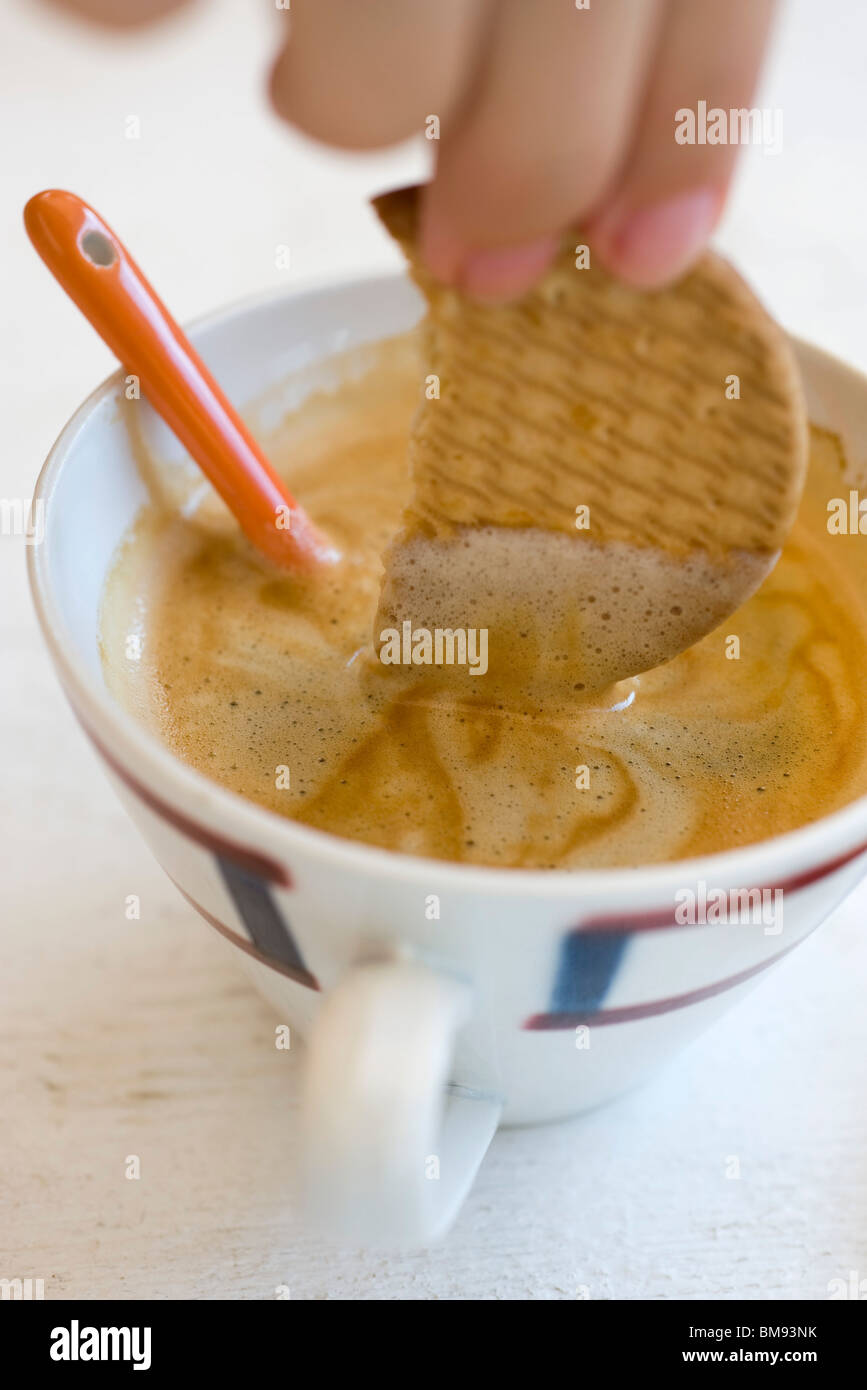 Hand holds wafers hi-res stock photography and images - Alamy