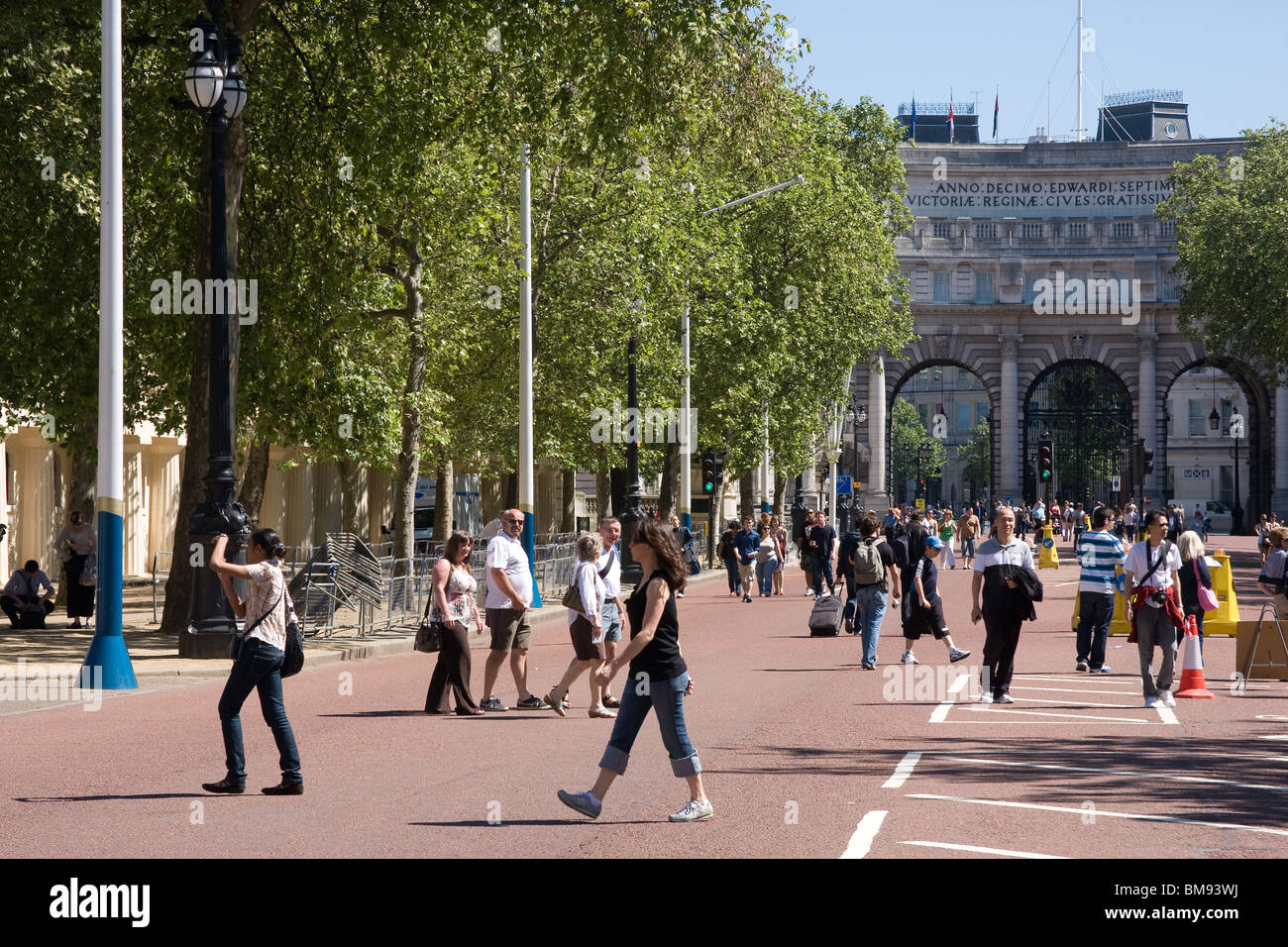 The Mall crowd waiting walking trees wide road Stock Photo - Alamy