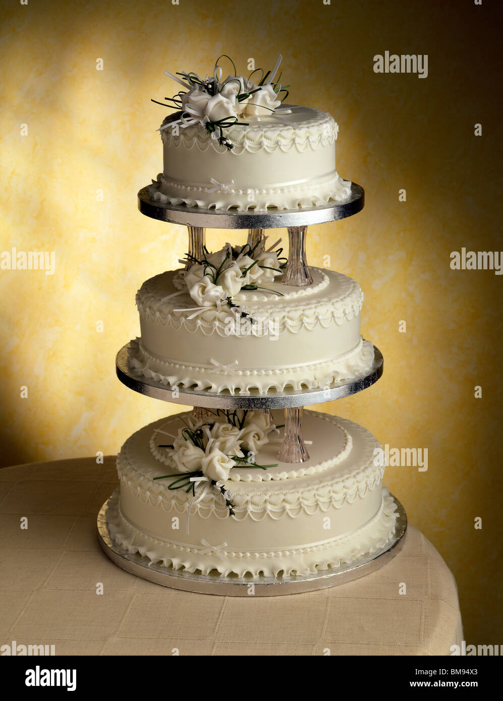 Three tier cake hi-res stock photography and images - Alamy