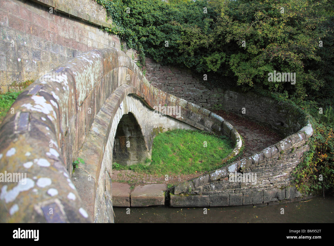 Snake bridge hi-res stock photography and images - Alamy