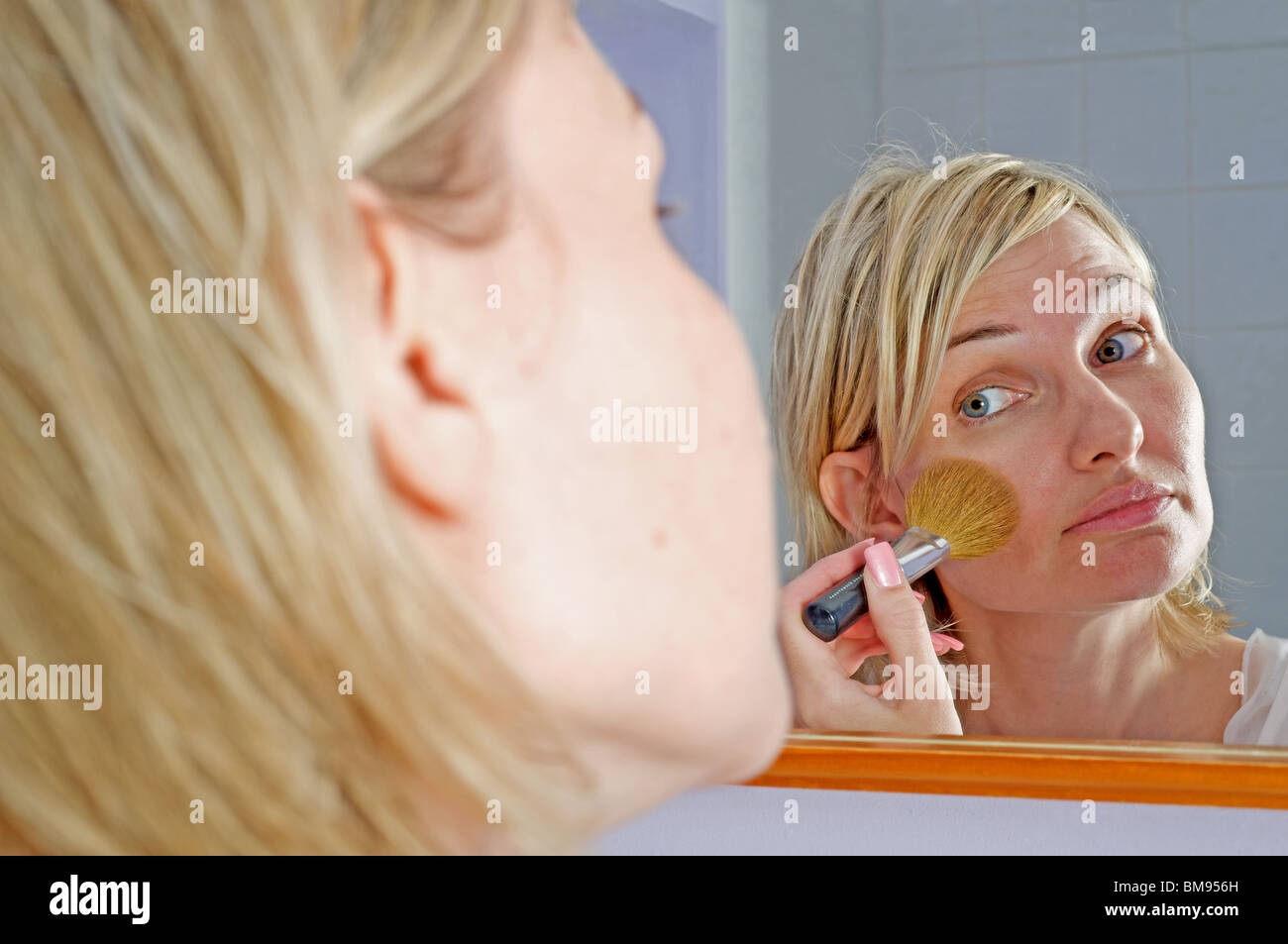 Foundation makeup hi-res stock photography and images - Alamy