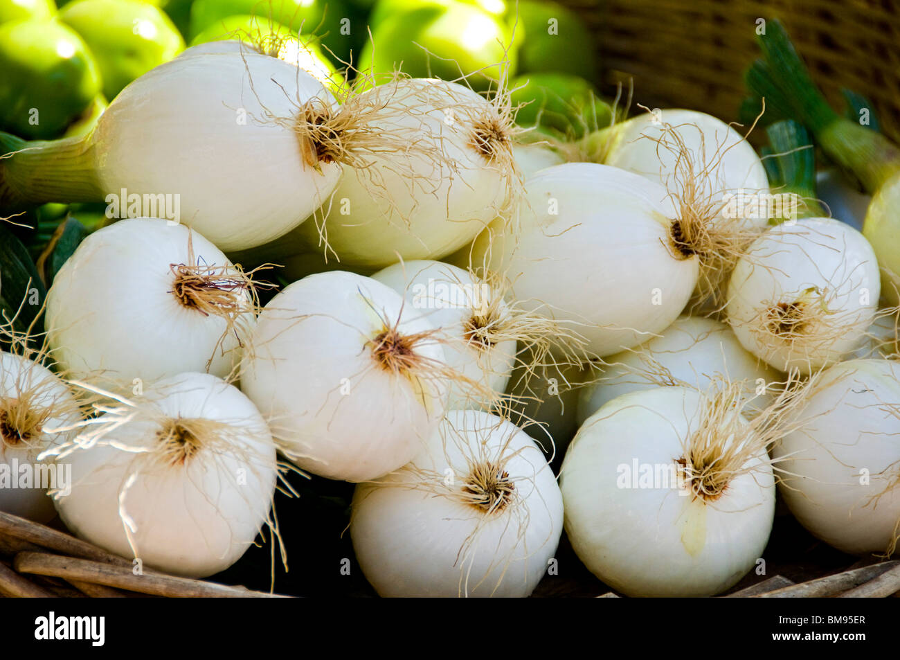 Food stalls vegetables greens hi-res stock photography and images - Alamy