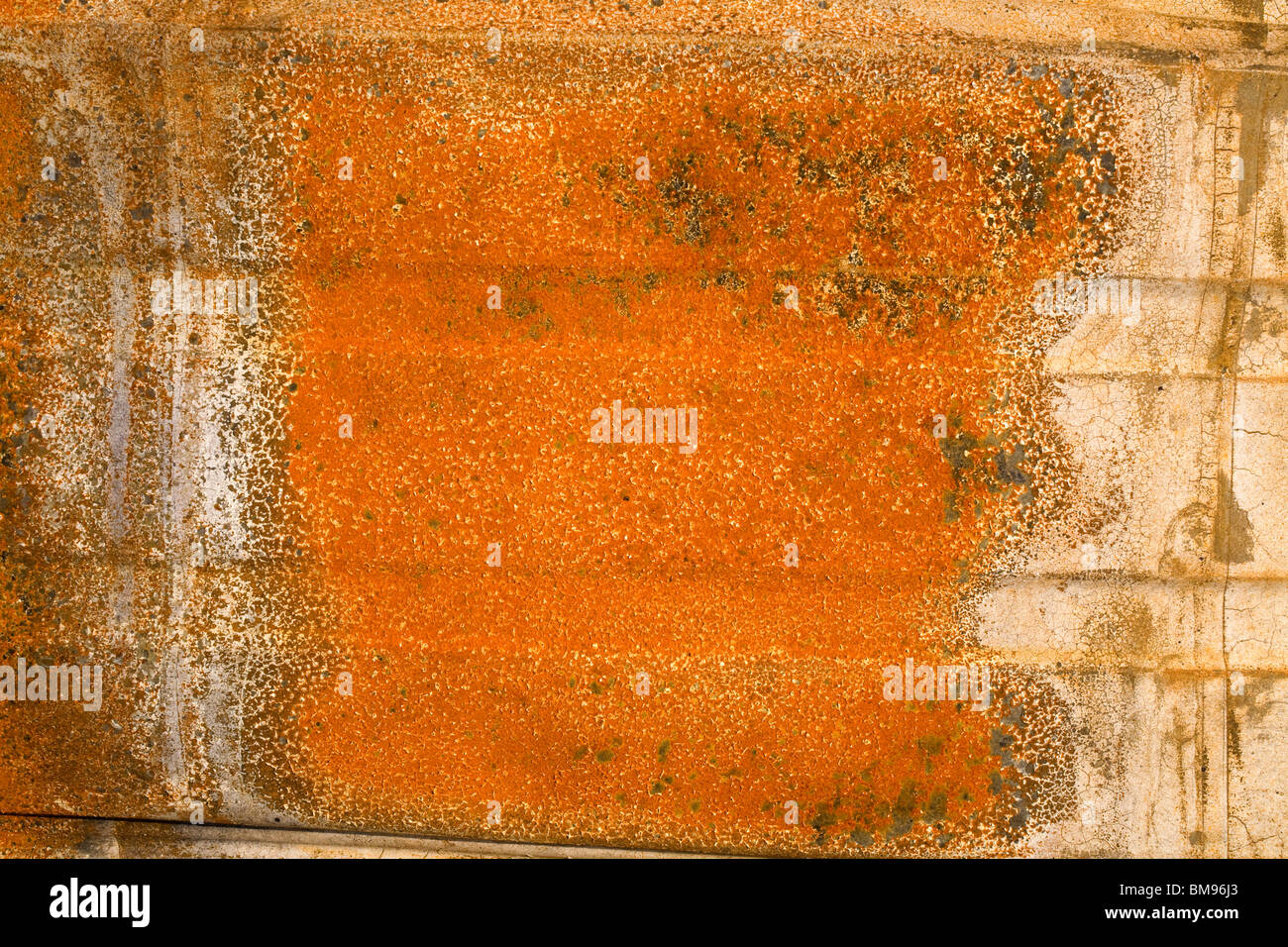 Destruction ruined rubble burnt damaged hi-res stock photography and ...