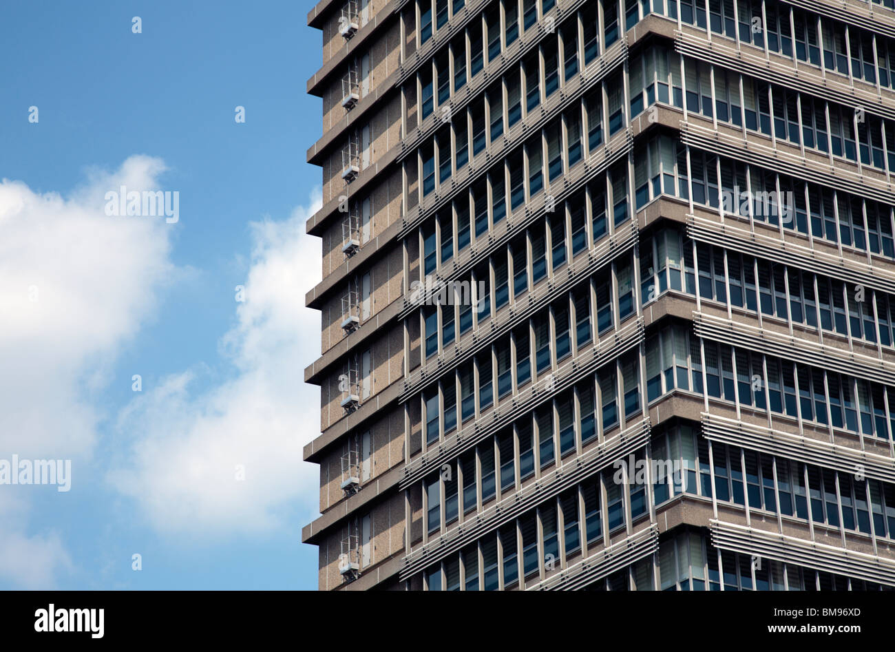Tower block skyscraper hi-res stock photography and images - Alamy