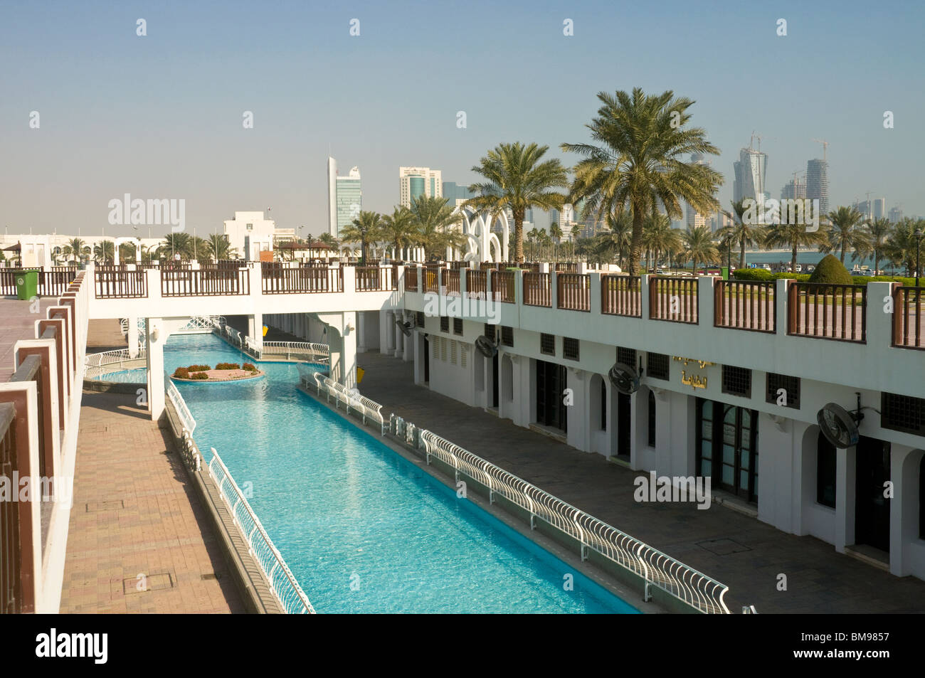 Elk205-1021 Qatar, Doha, Al Corniche, Al Bidda Park with city skyline ...