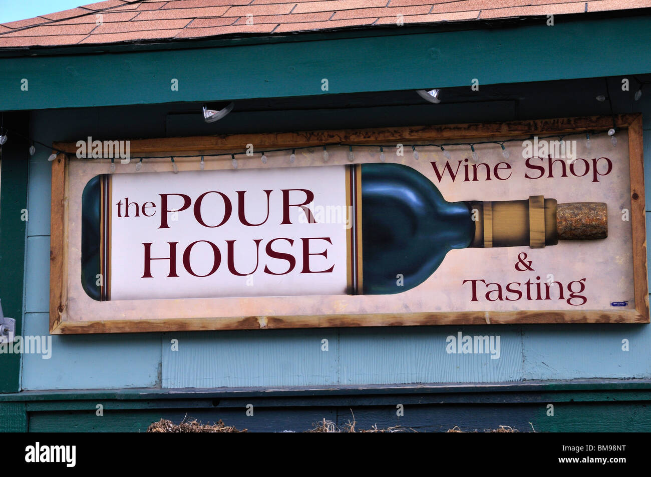 Wine bottle sign hi-res stock photography and images - Alamy