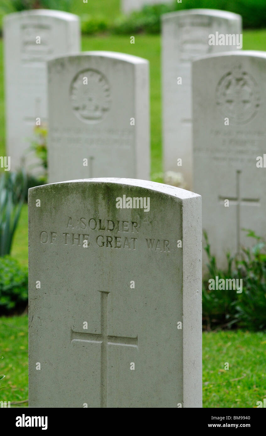 British war graves, First World War,Le Trou Aid Post cemetery, British ...