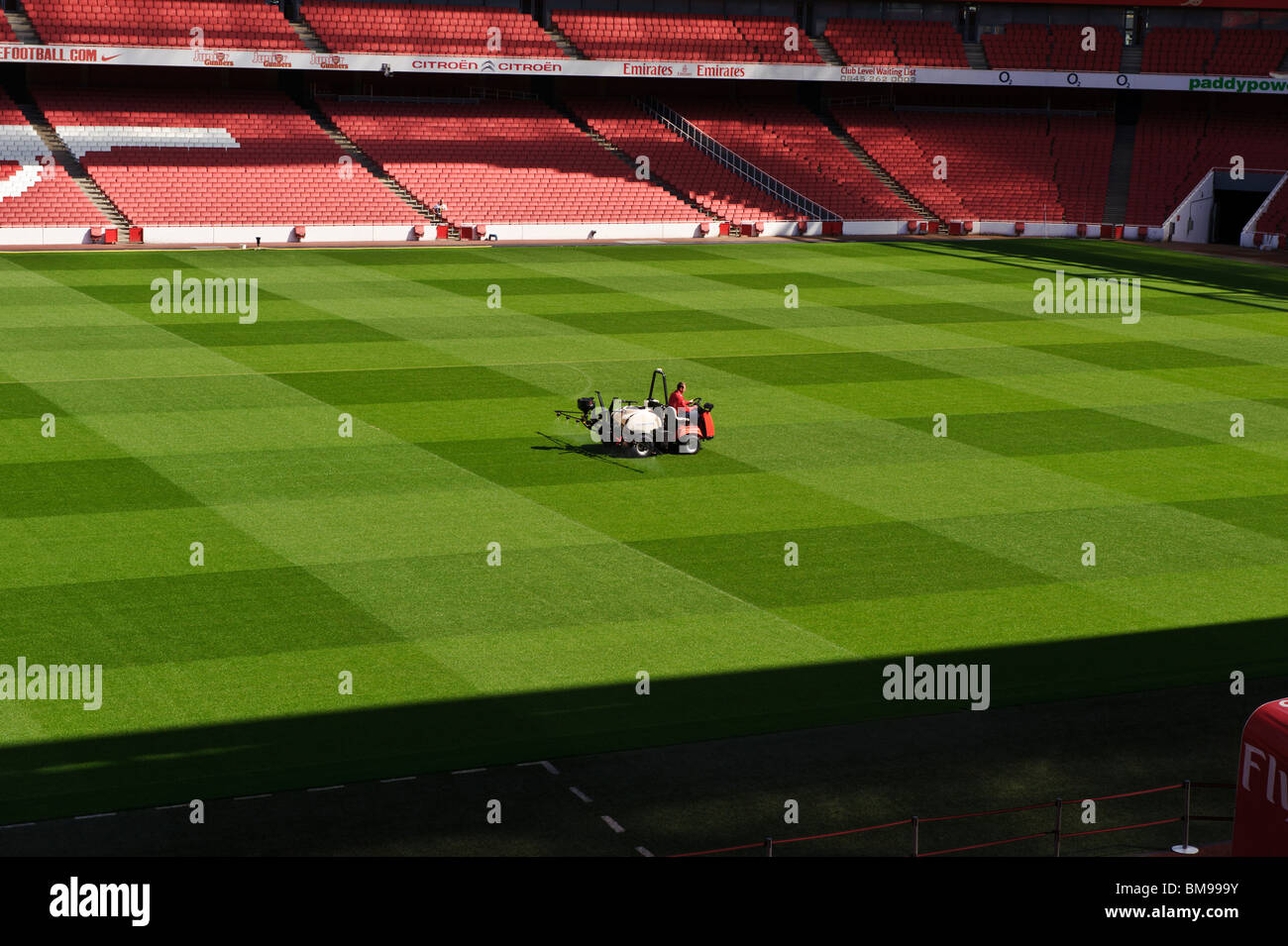 Football pitch hi-res stock photography and images - Alamy