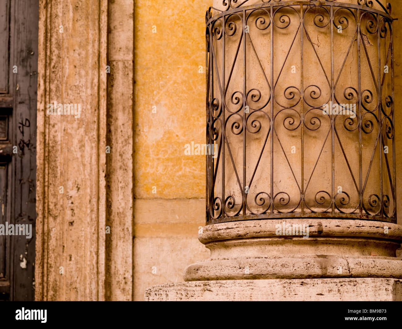 Decorative pillar hi-res stock photography and images - Alamy