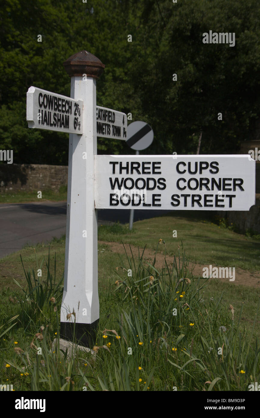 Village road sign hi-res stock photography and images - Alamy