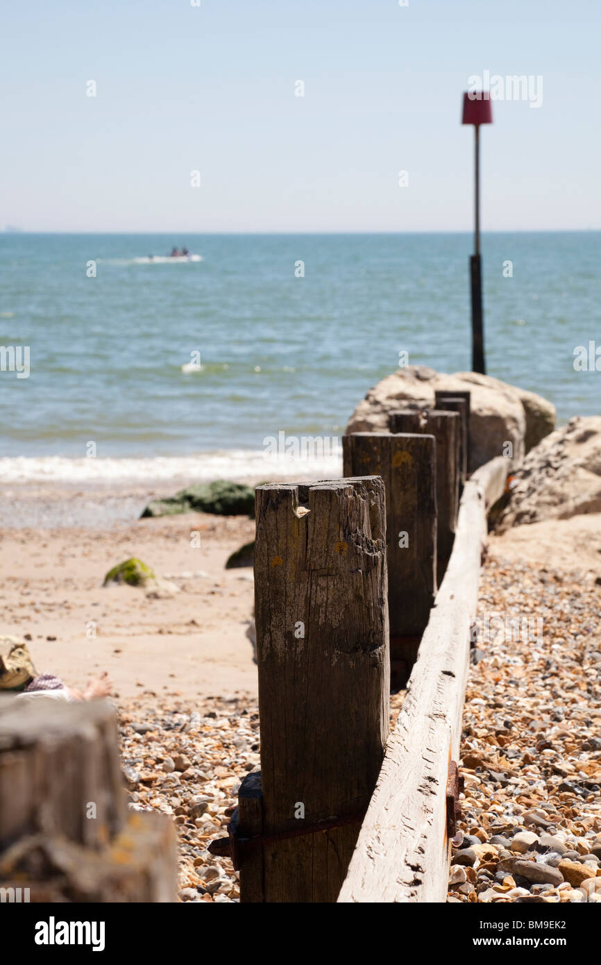 Groyne sea defenses beach hi-res stock photography and images - Alamy