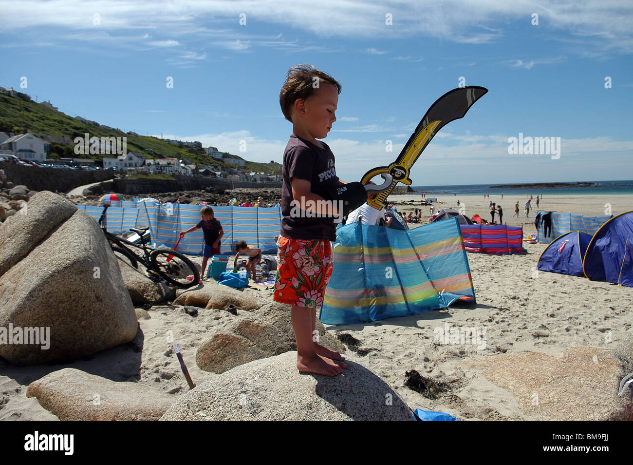 Bermuda beach family hi-res stock photography and images - Alamy