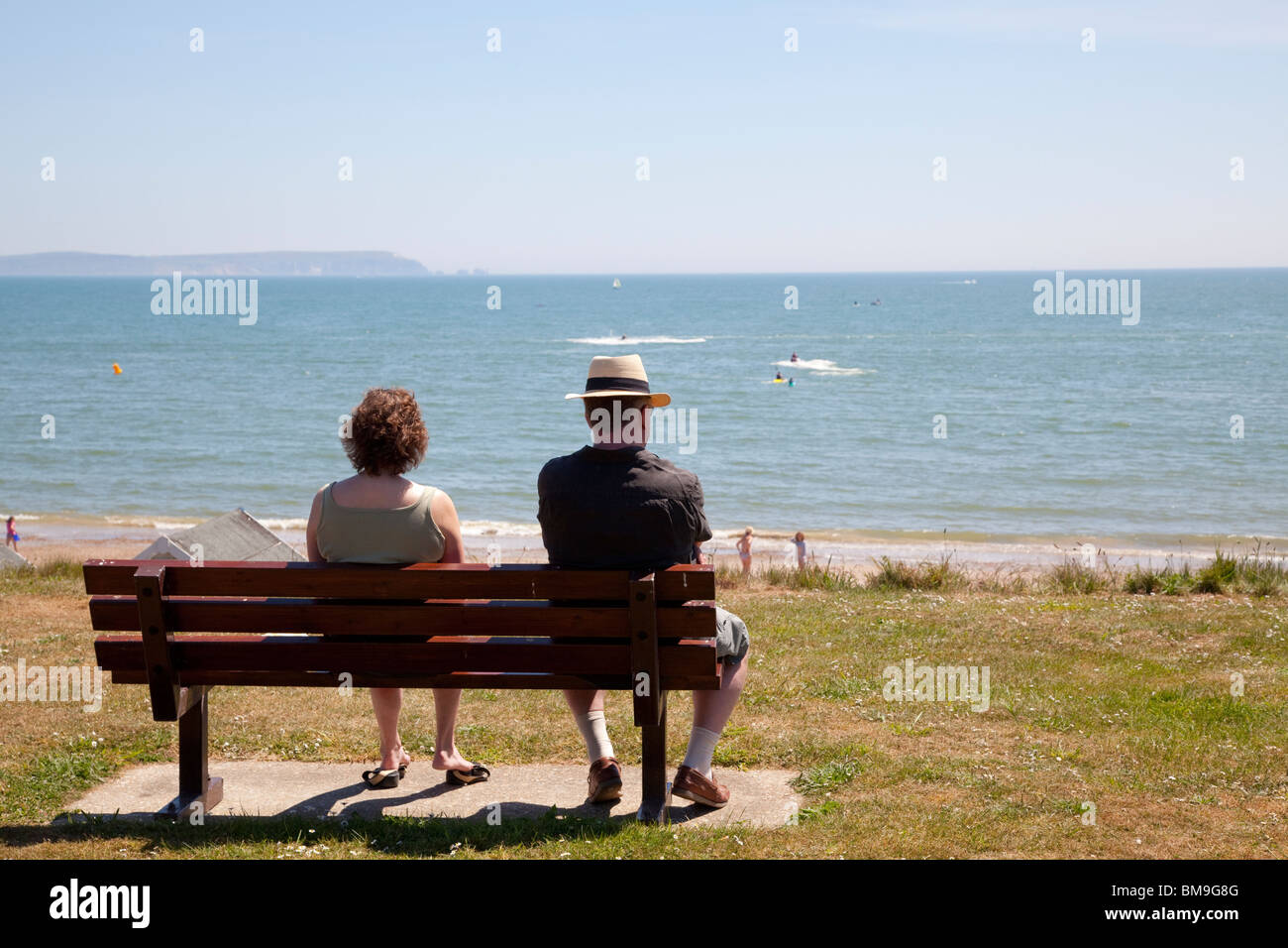 Bench overlooking water hi-res stock photography and images - Alamy