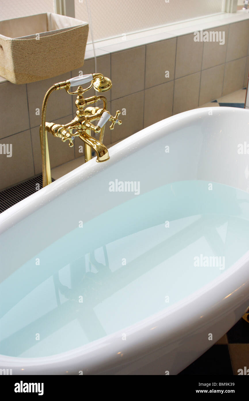 Water in bathtub Stock Photo - Alamy