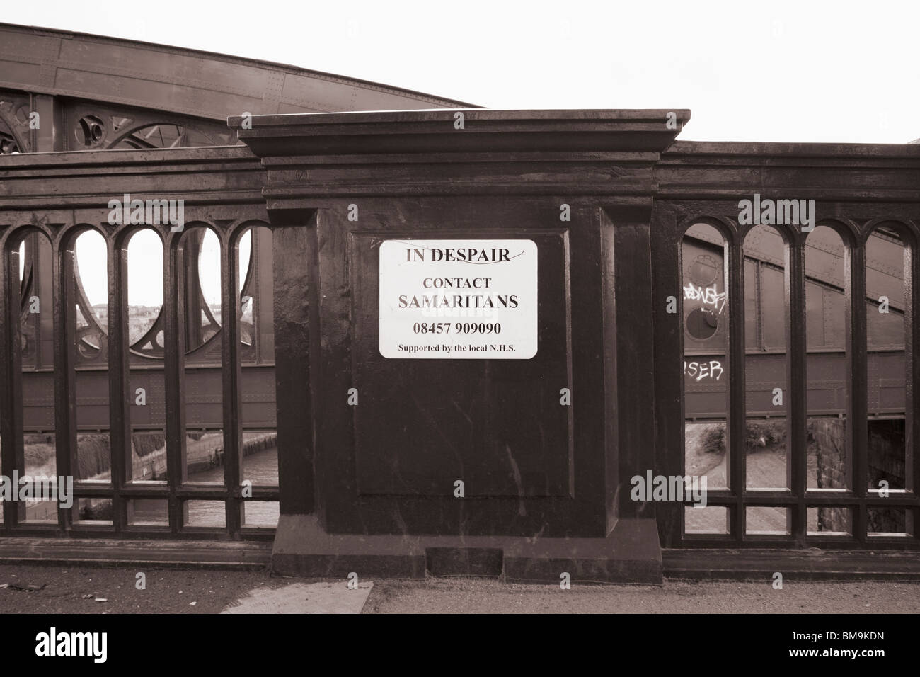 Samaritans sign hi-res stock photography and images - Alamy