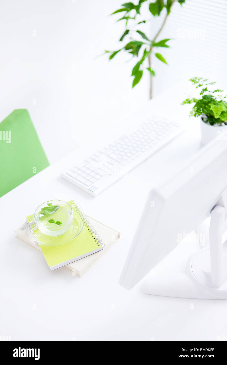 Office tea breaks hi-res stock photography and images - Alamy