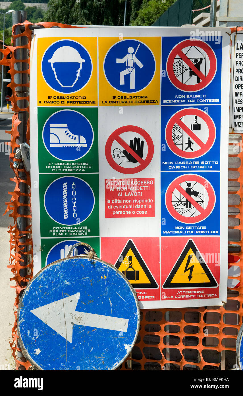 Construction site sign board hi-res stock photography and images - Alamy