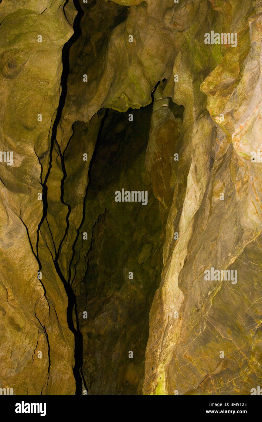 Limestone Rock Formation In Goughs Cave Cheddar Gorge Somerset England ...