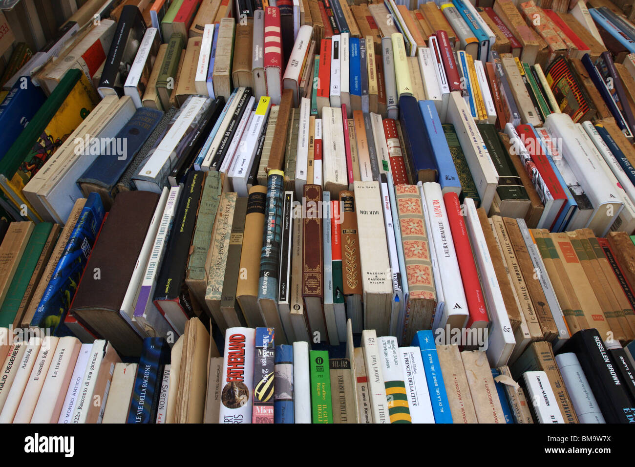 Books displayed hi-res stock photography and images - Alamy