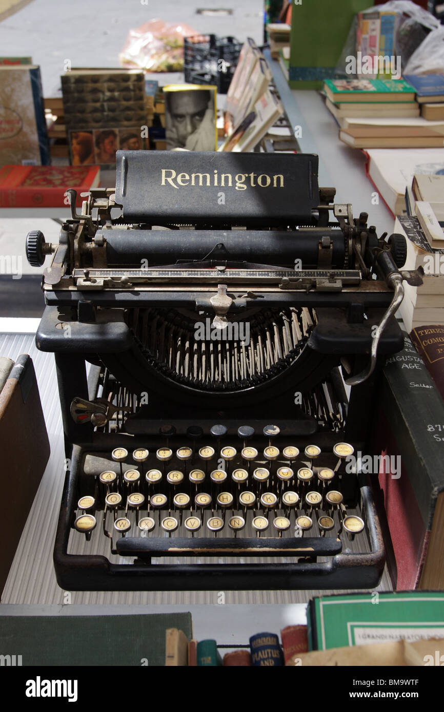 Ypewriter hi-res stock photography and images - Alamy