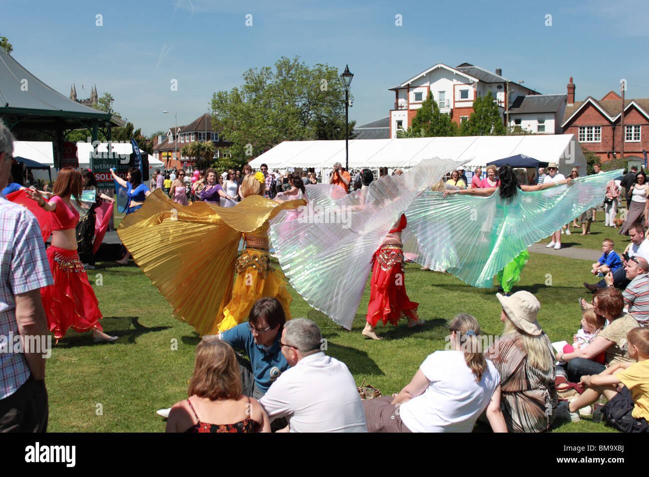 Group of belly dancers hi-res stock photography and images - Alamy