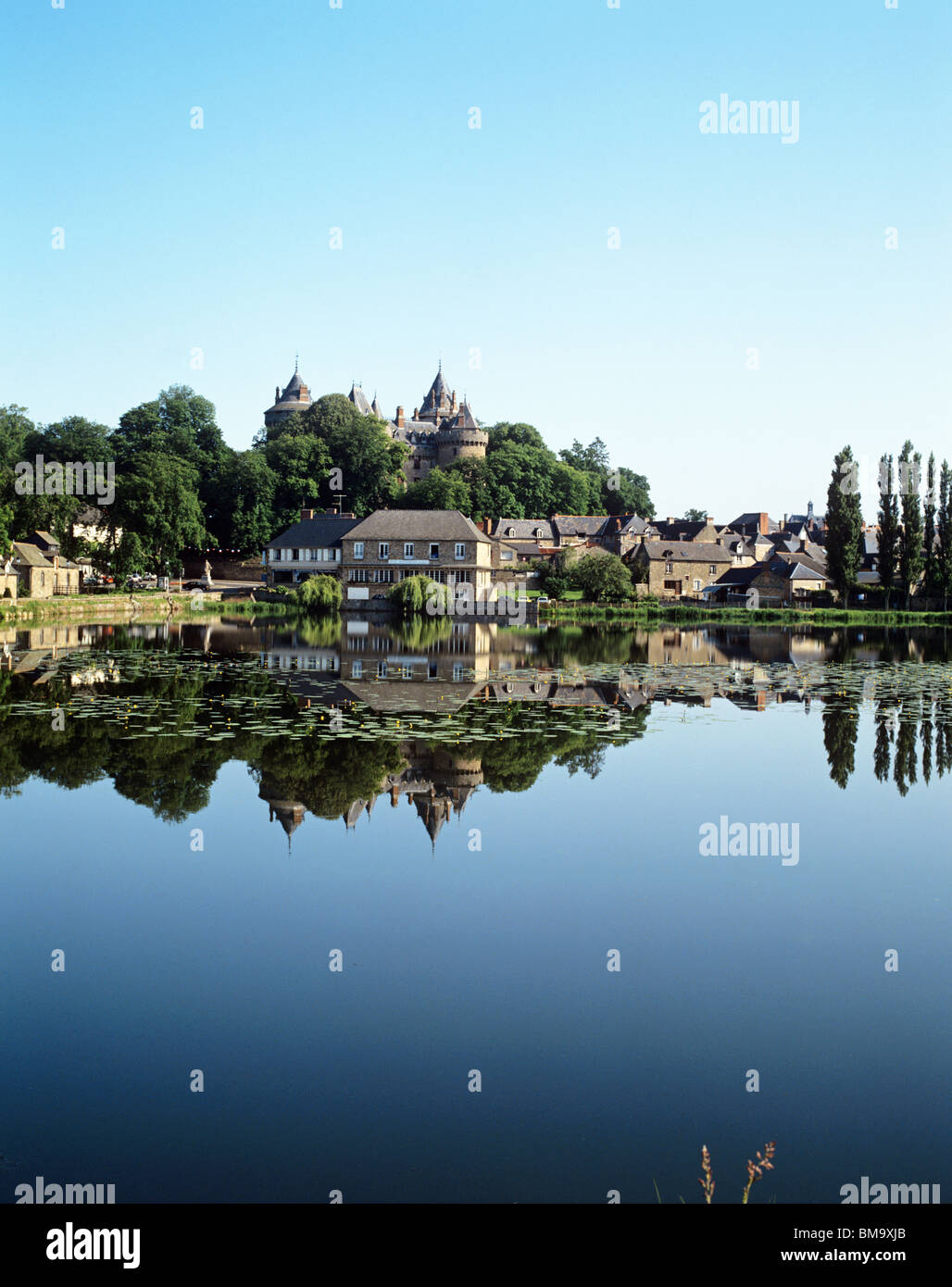 Combourg - Reflections of Chateau de Combourg in Lac Tranquille Stock ...