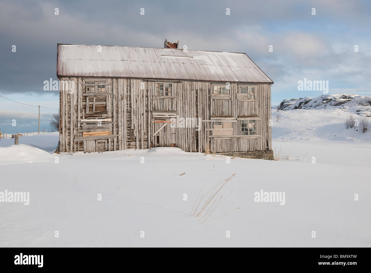 Boarded up farmhouse hi-res stock photography and images - Alamy