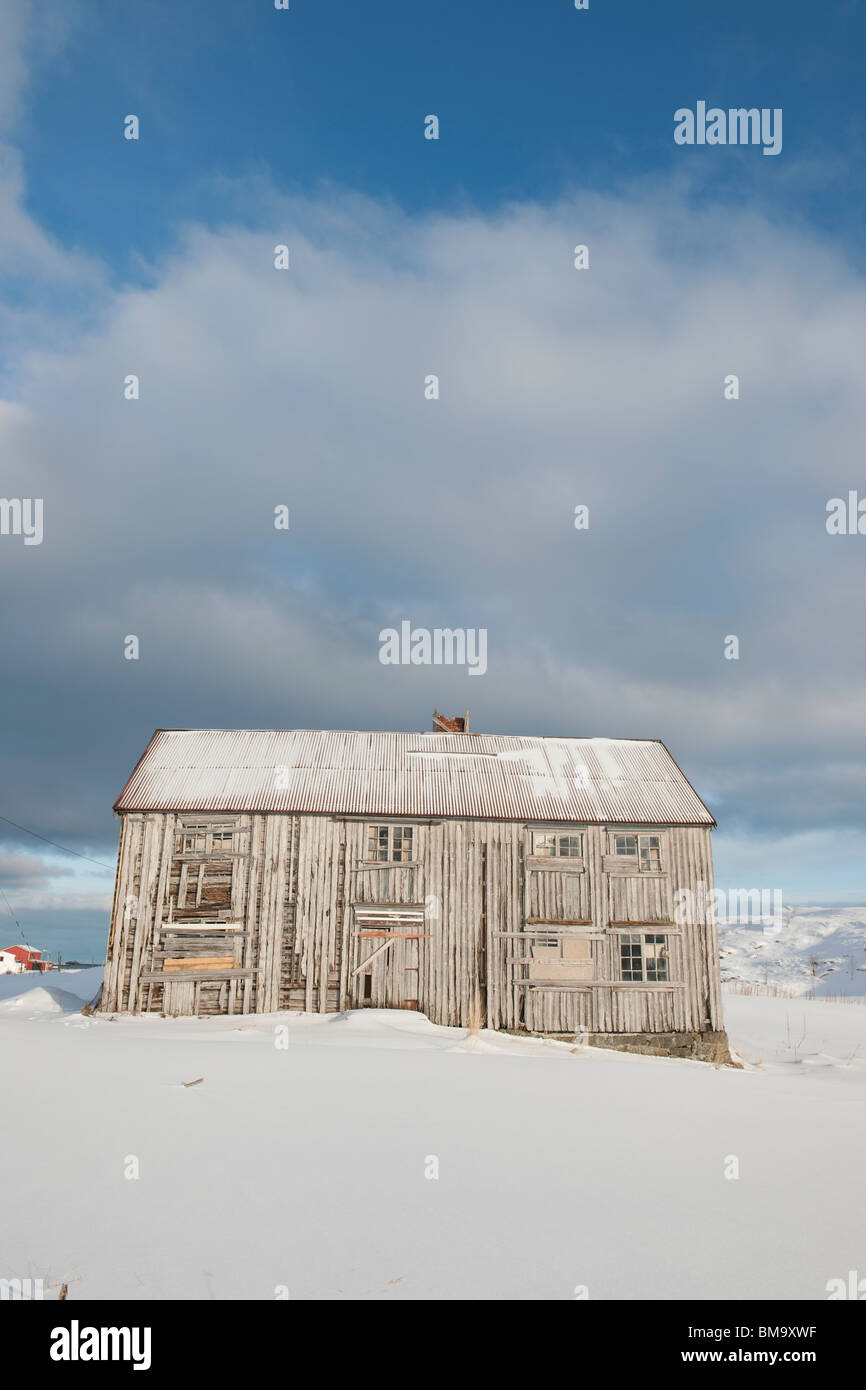 Boarded up farmhouse hi-res stock photography and images - Alamy