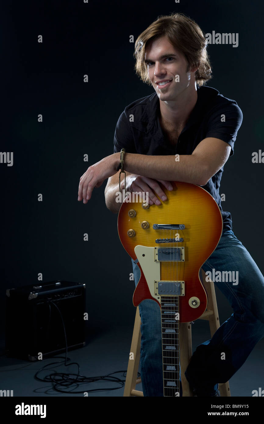 Eye contact musician hi-res stock photography and images - Alamy
