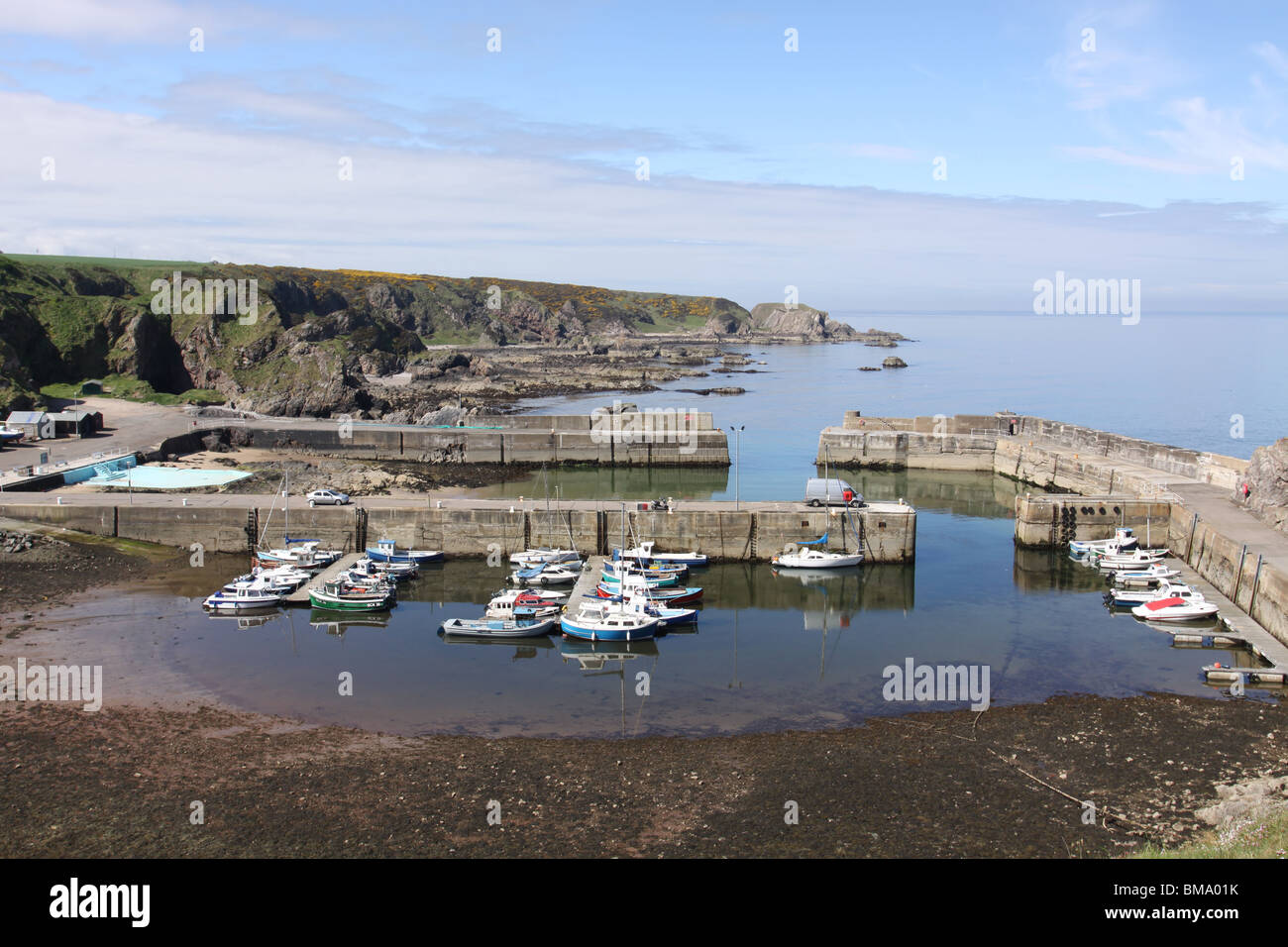 Portknockie harbour hi-res stock photography and images - Alamy