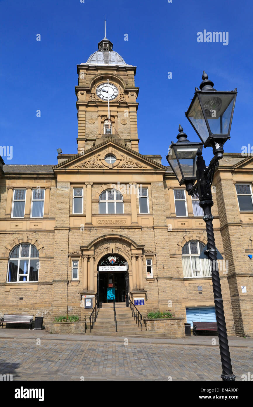 Batley Library & Art Gallery, Market Place, Batley, West Yorkshire ...