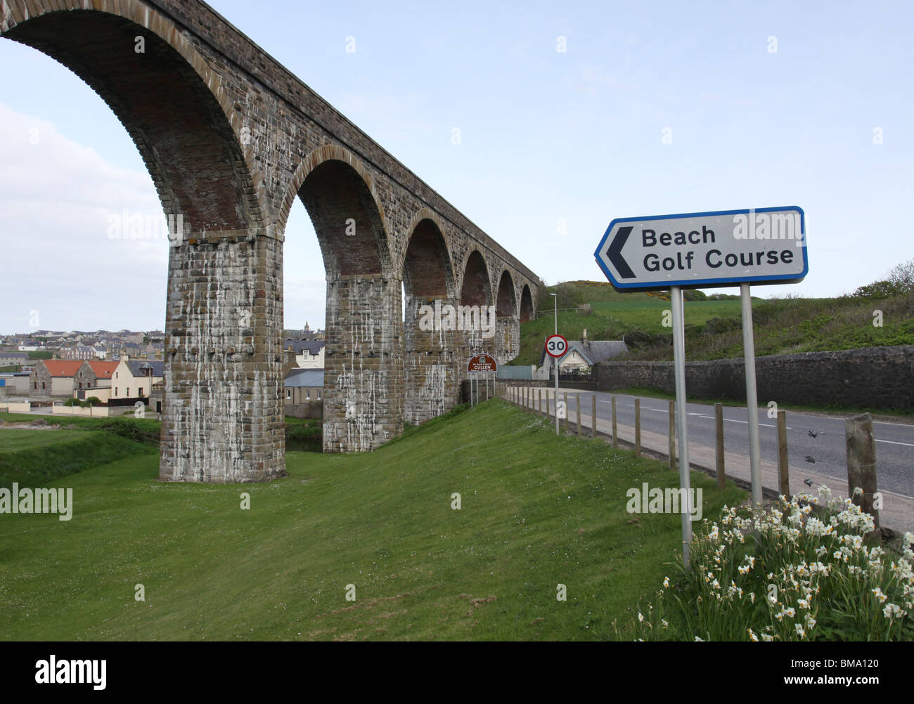 Cullen viaduct hi-res stock photography and images - Alamy