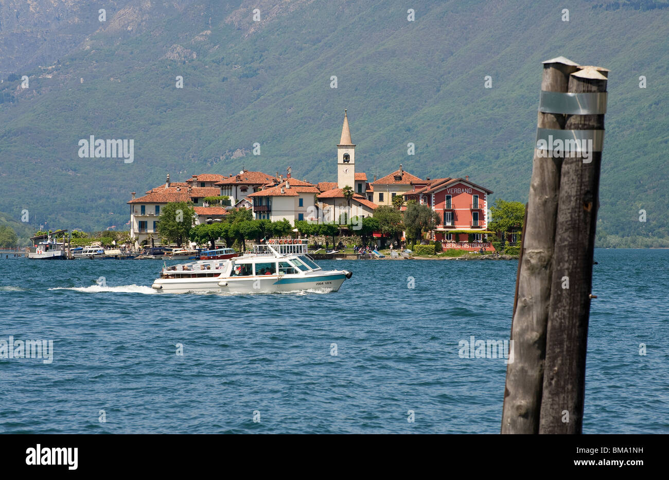 Isola pescatori hi-res stock photography and images - Alamy