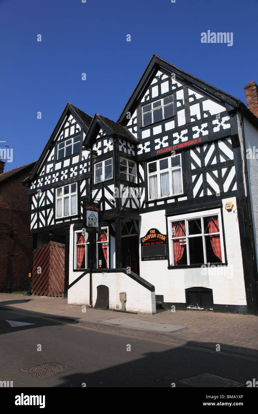 17th century timber framed pub hi-res stock photography and images - Alamy