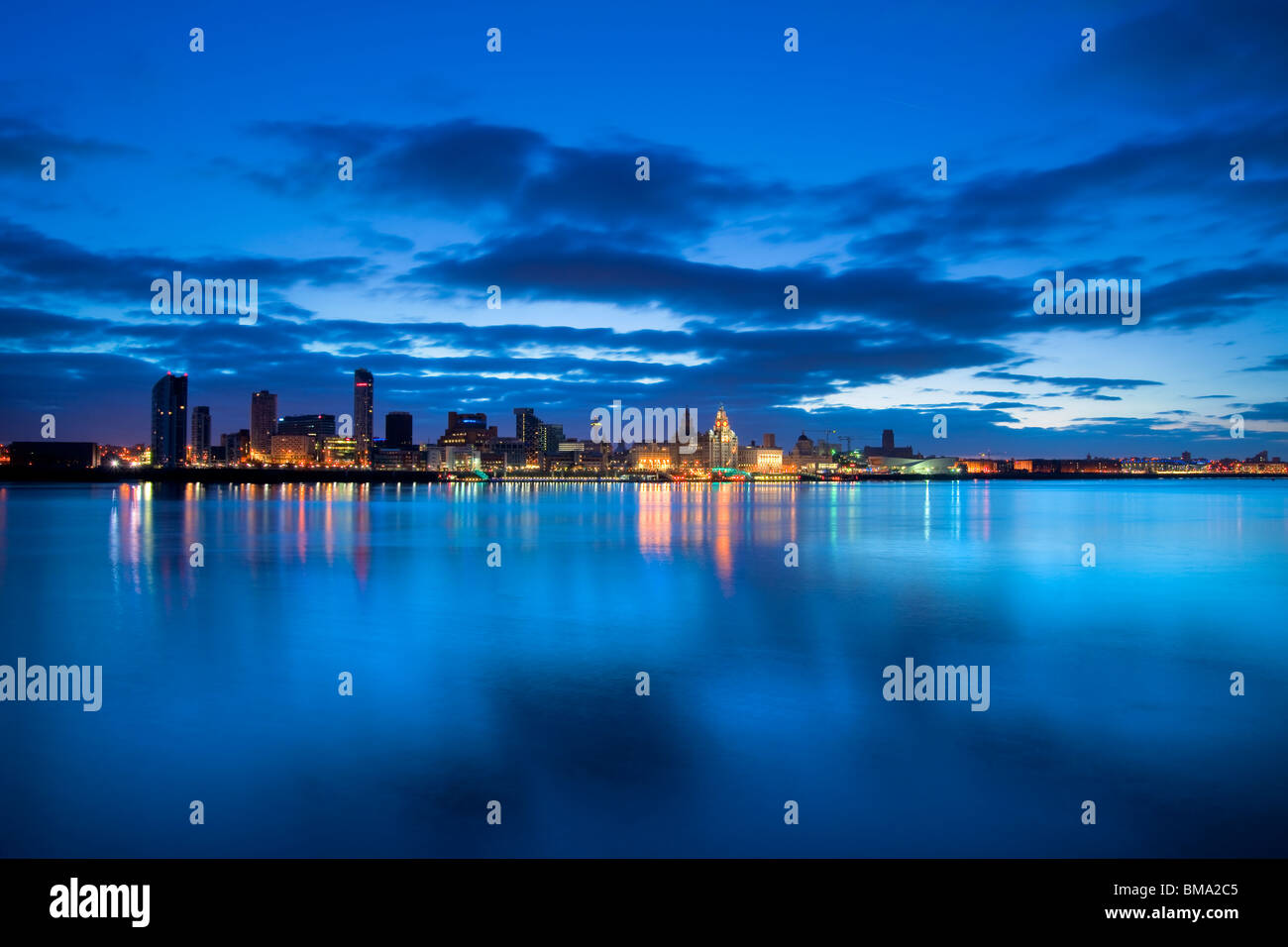Liverpool waterfront hi-res stock photography and images - Alamy
