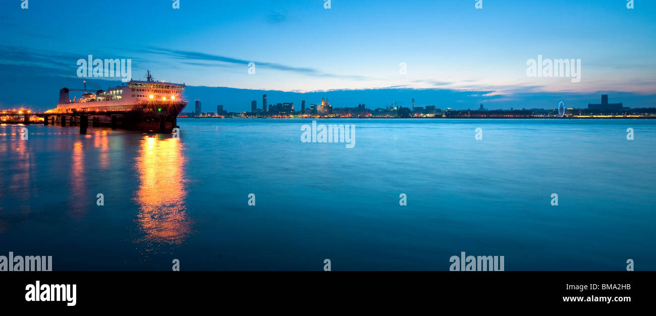 View of Liverpool's famous waterfront across the River Mersey Stock ...