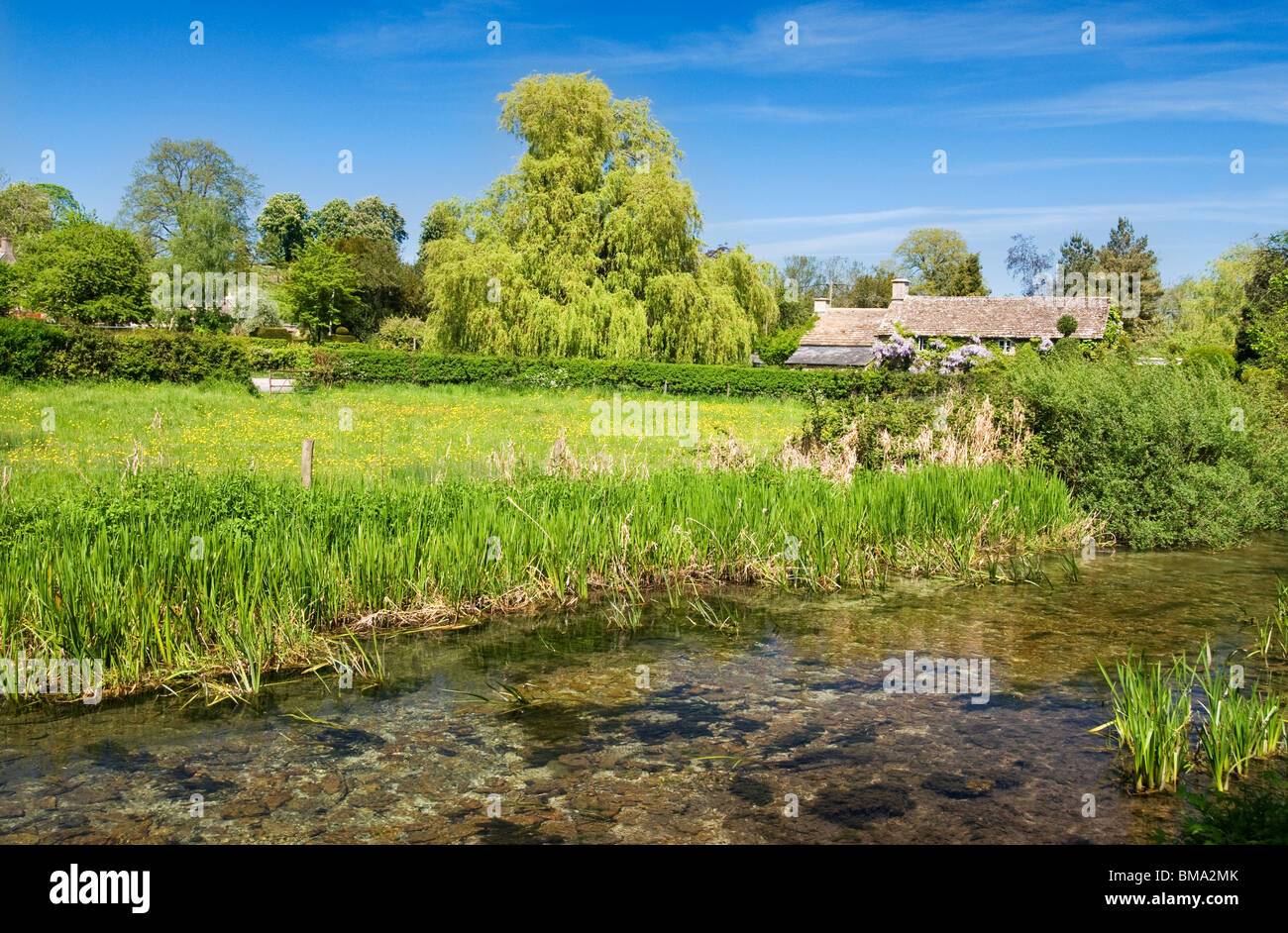 Cotswolds - River Leach at Eastleach Turville/Martin Stock Photo - Alamy