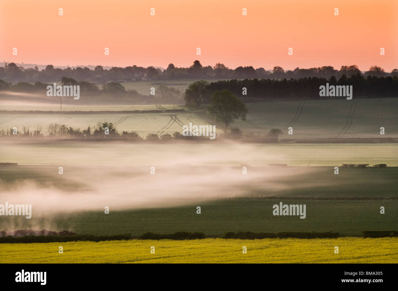 Cotswolds - The Windrush valley at dawn Stock Photo - Alamy