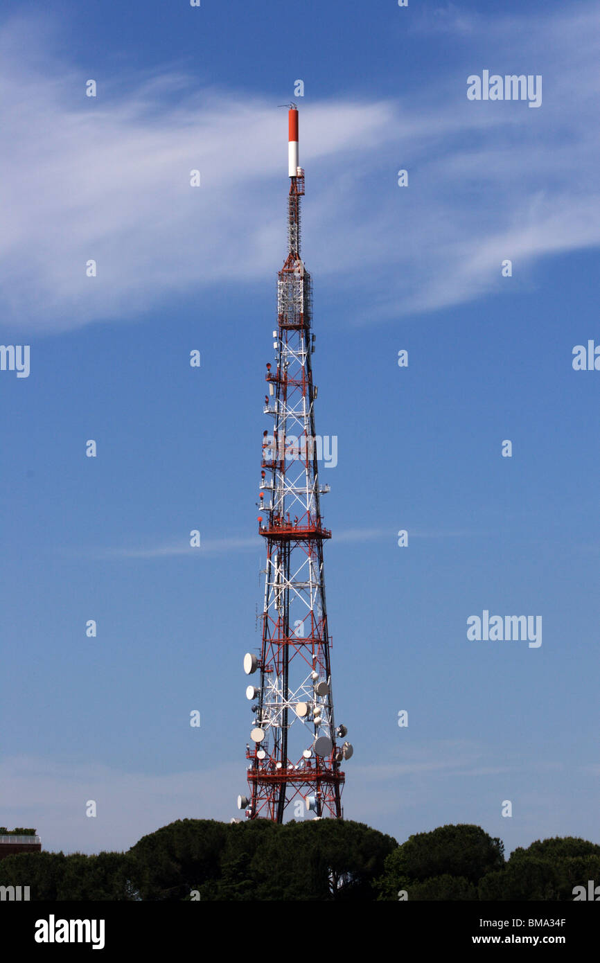 Communications tower television set hi-res stock photography and images ...