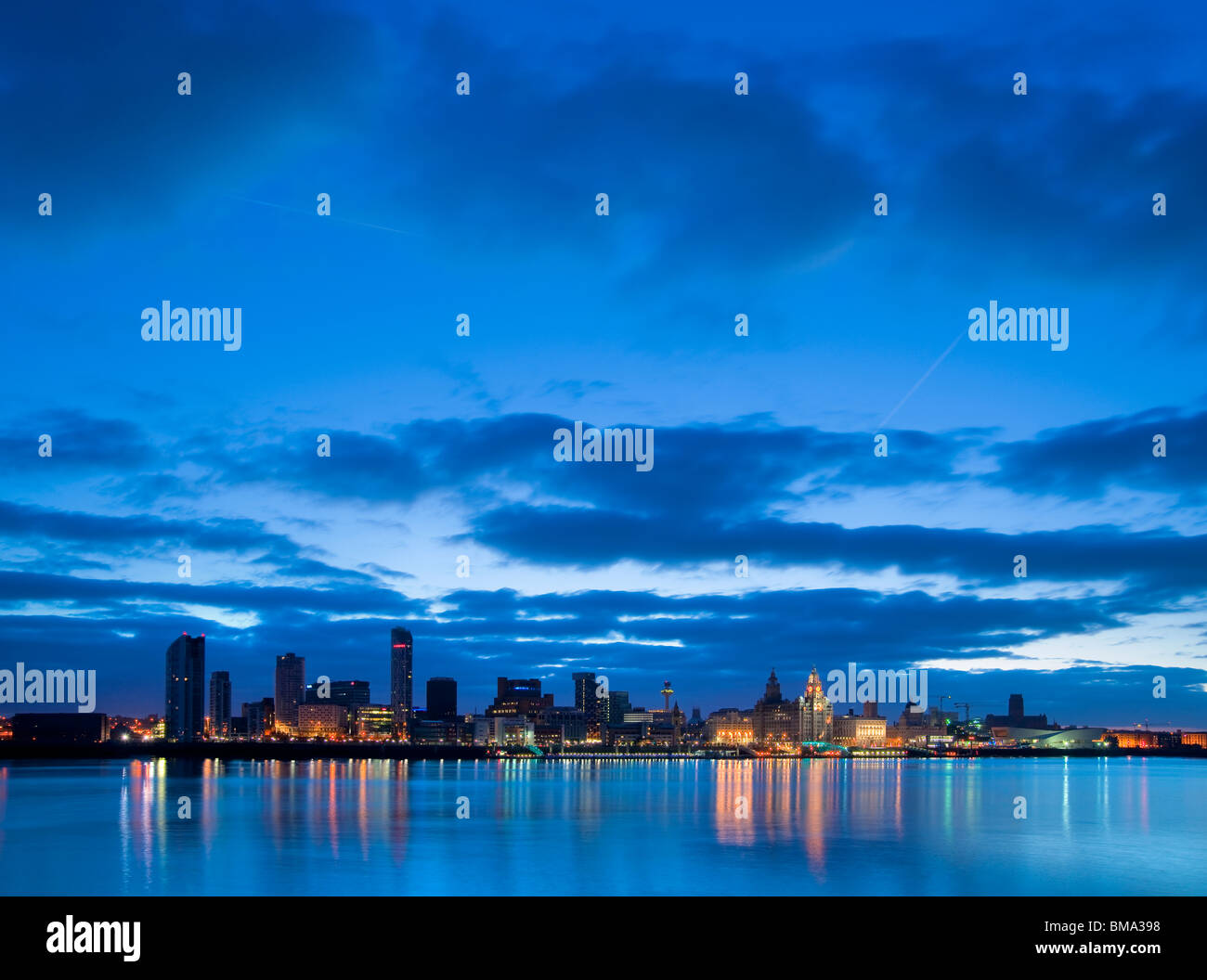 The liverpool waterfront hi-res stock photography and images - Alamy