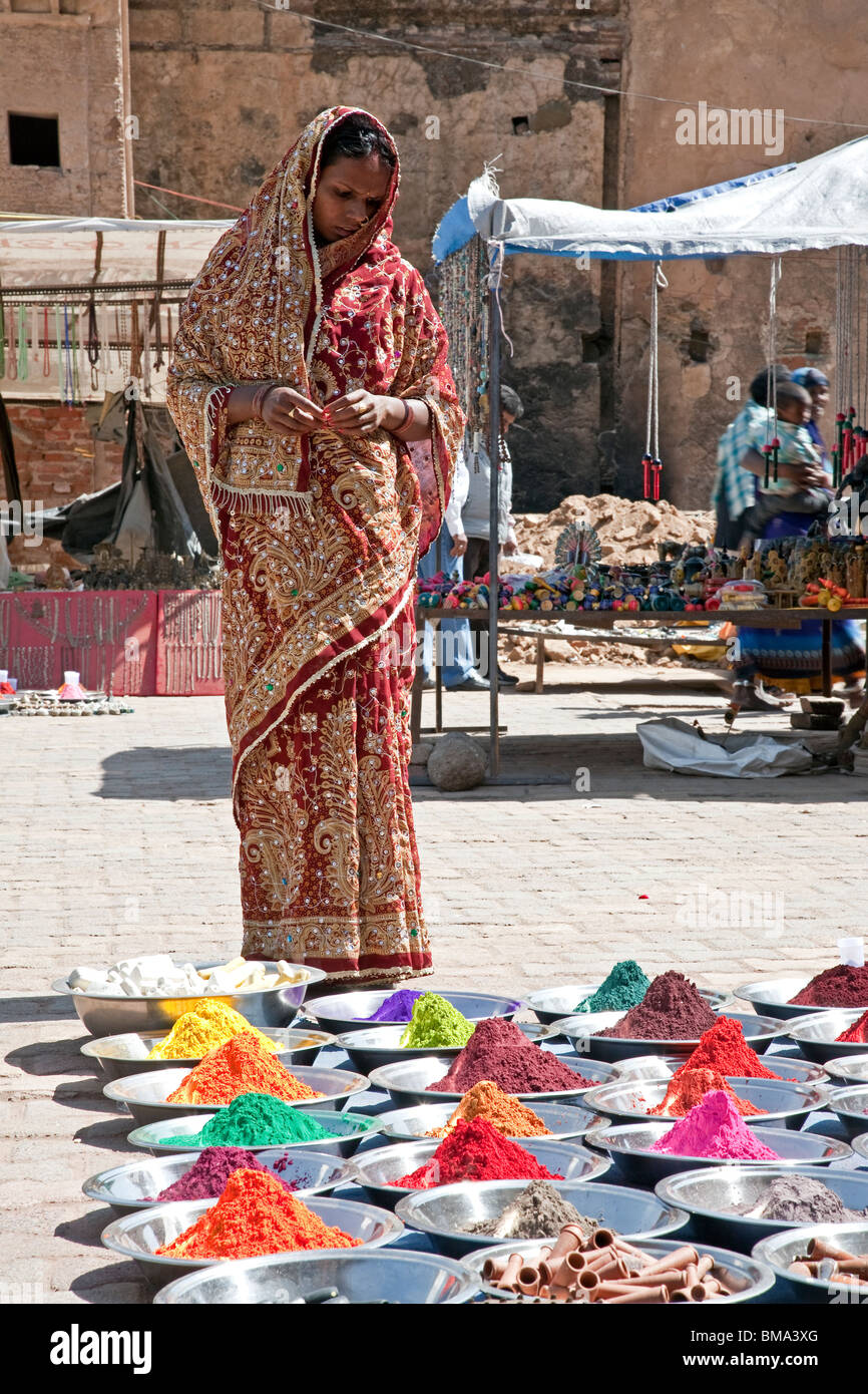Dye clothes, india hi-res stock photography and images - Alamy
