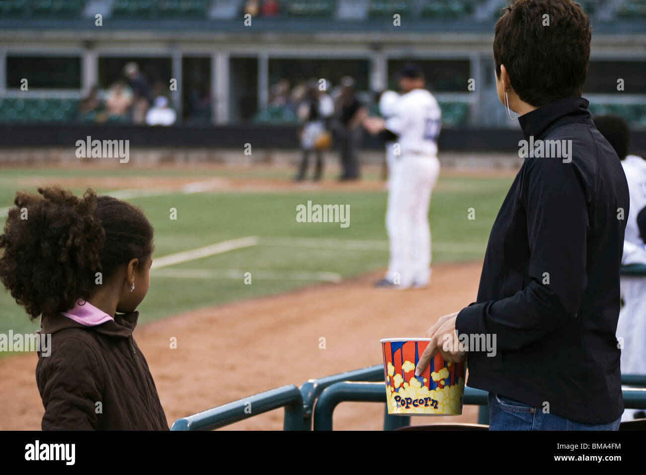 Mothers watching sport hi-res stock photography and images - Alamy
