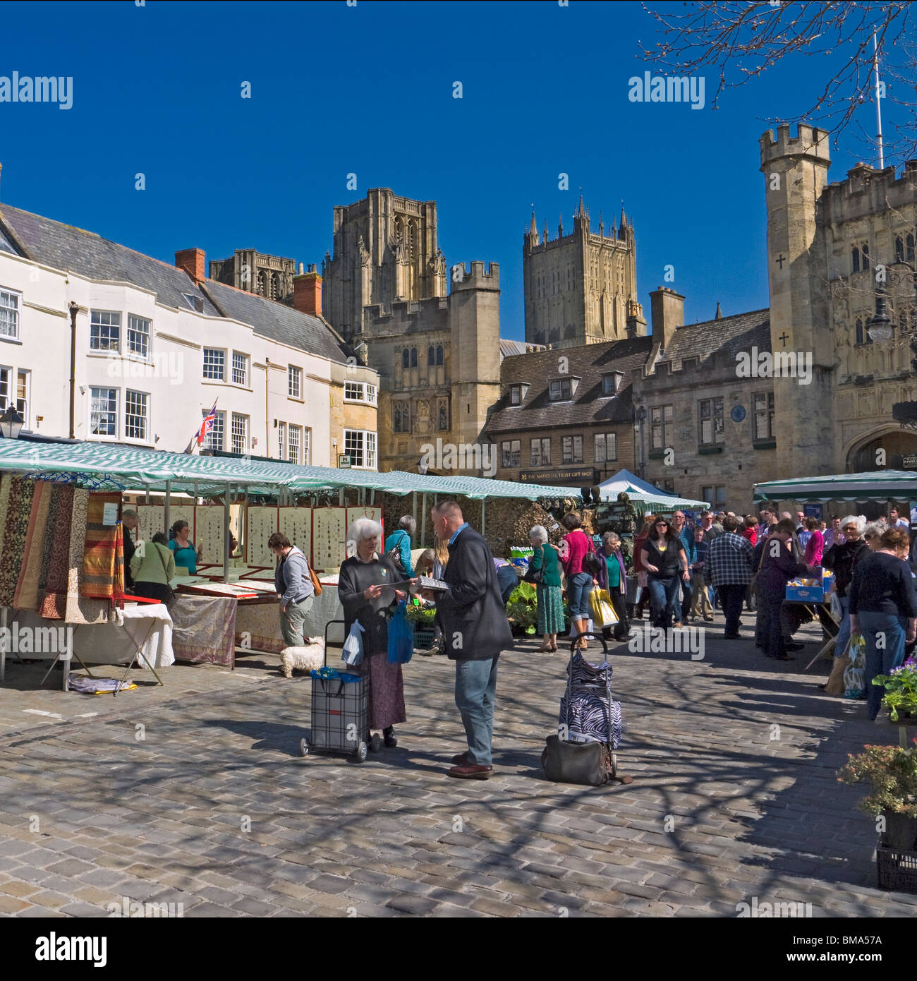 Wells Market Square, with Cathedral in the background Stock Photo - Alamy