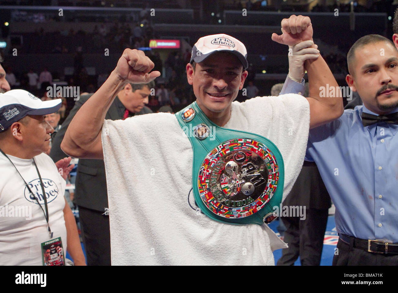 Israel Vazquez vs Rafael Marquez Stock Photo - Alamy