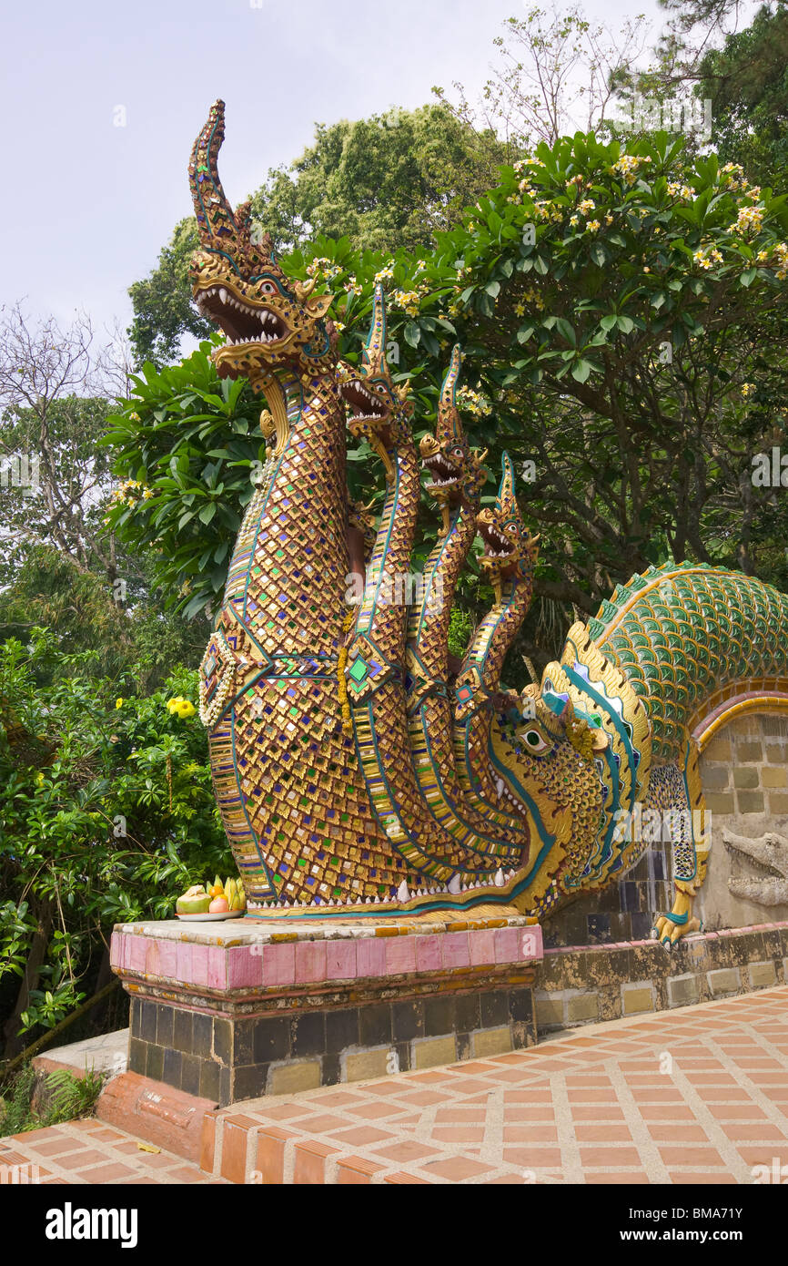 Snake heads hi-res stock photography and images - Alamy