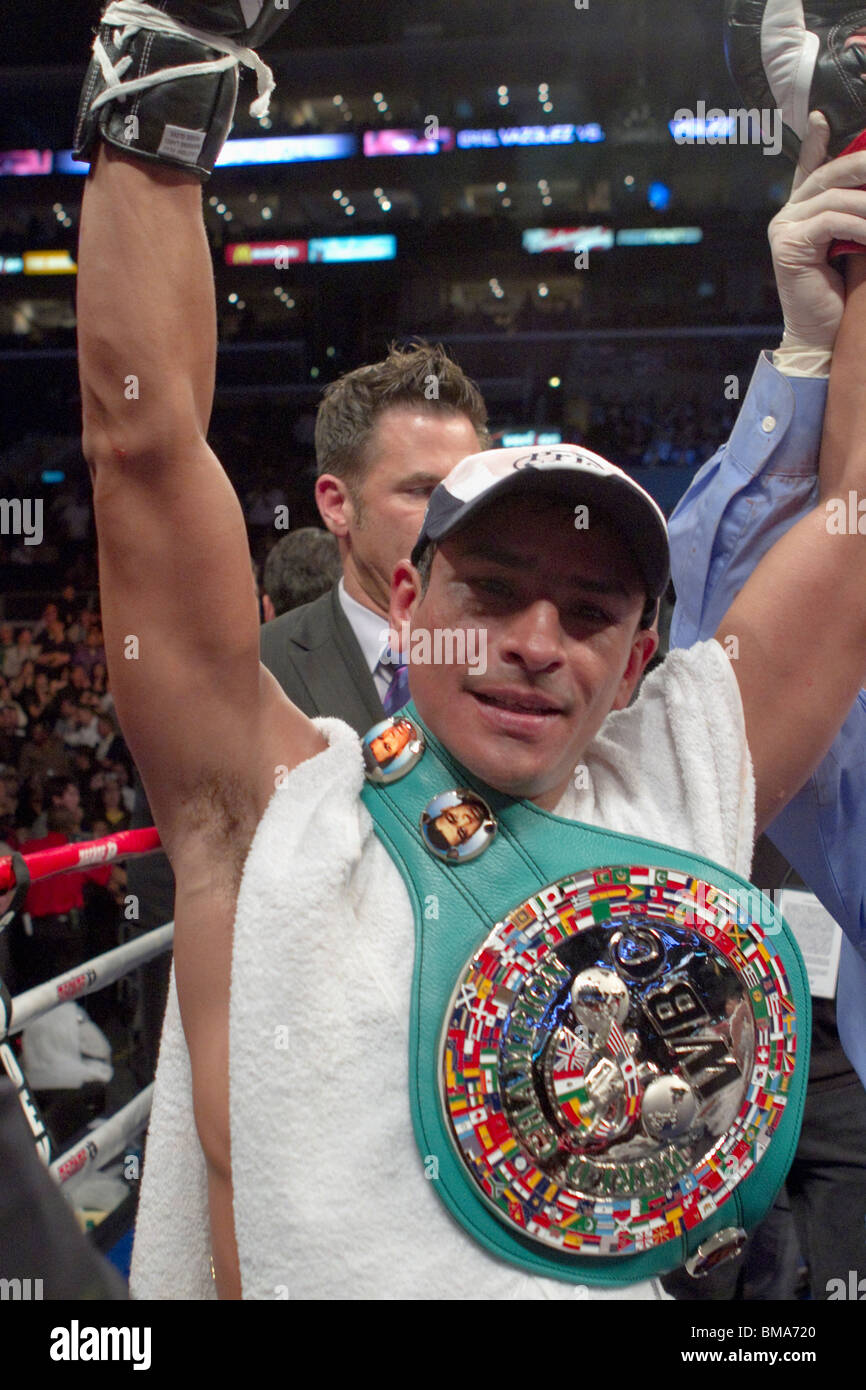 Israel Vazquez vs Rafael Marquez Stock Photo - Alamy
