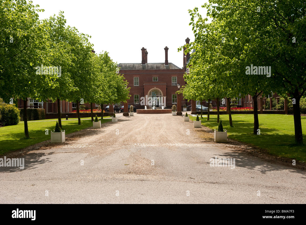 Luxury english home hi-res stock photography and images - Alamy