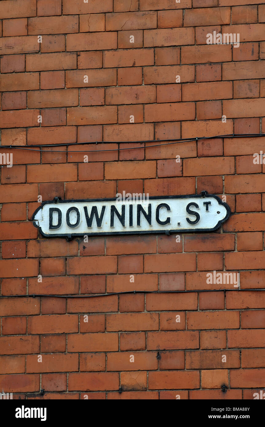 Downing st downing street hi-res stock photography and images - Alamy